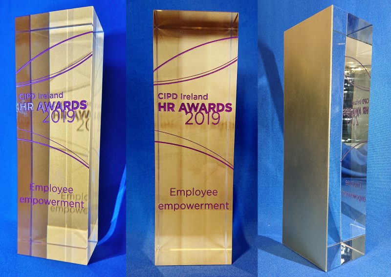 Big Glass - Square Columns - Award Designer